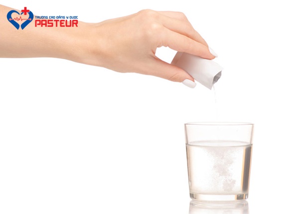 Thầy thuốc hướng dẫn sử dụng Oresol đúng cách